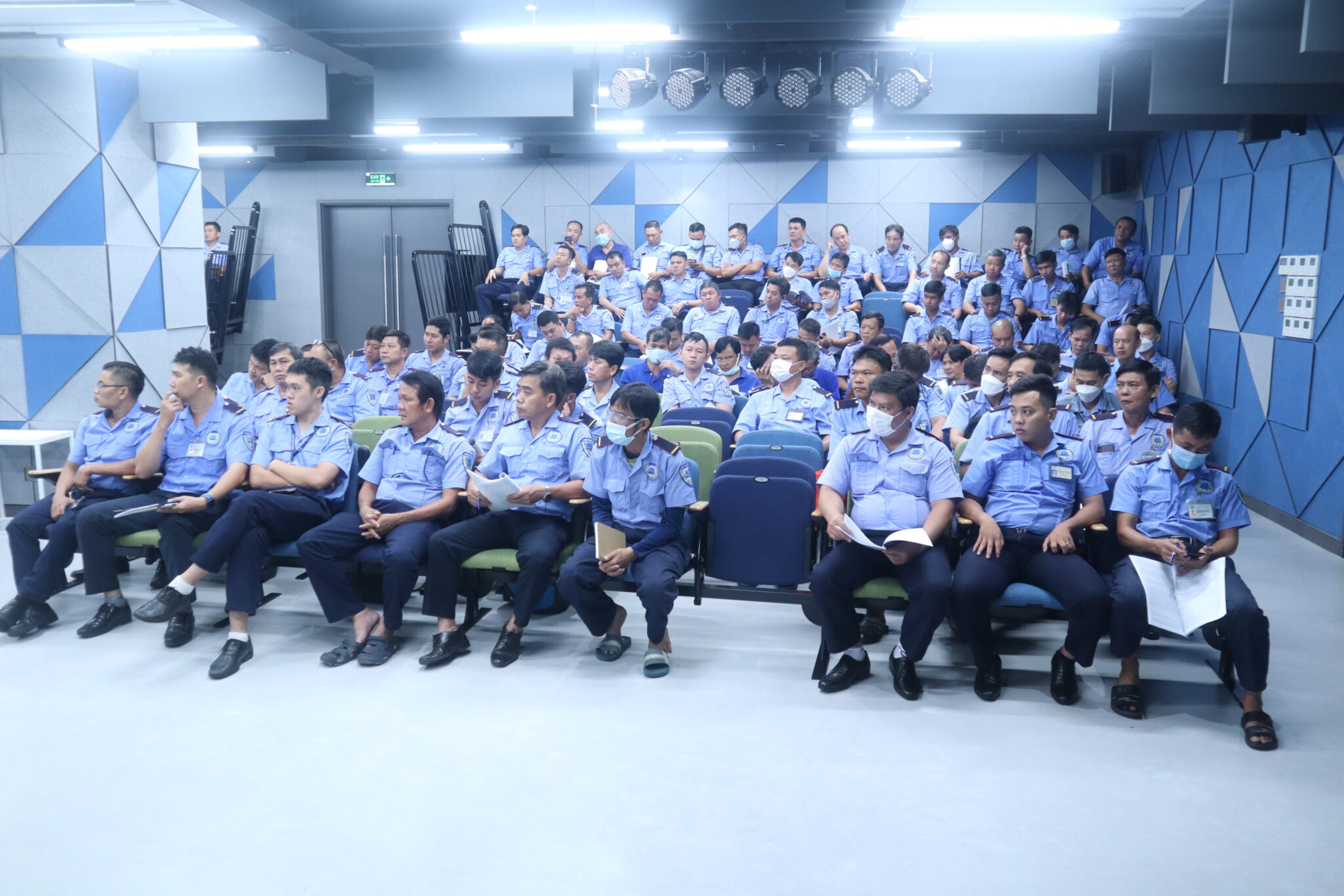 Huấn luyện cấp giấy chứng nhận sử dụng CCHT và chứng chỉ Quản lý CCHT ...